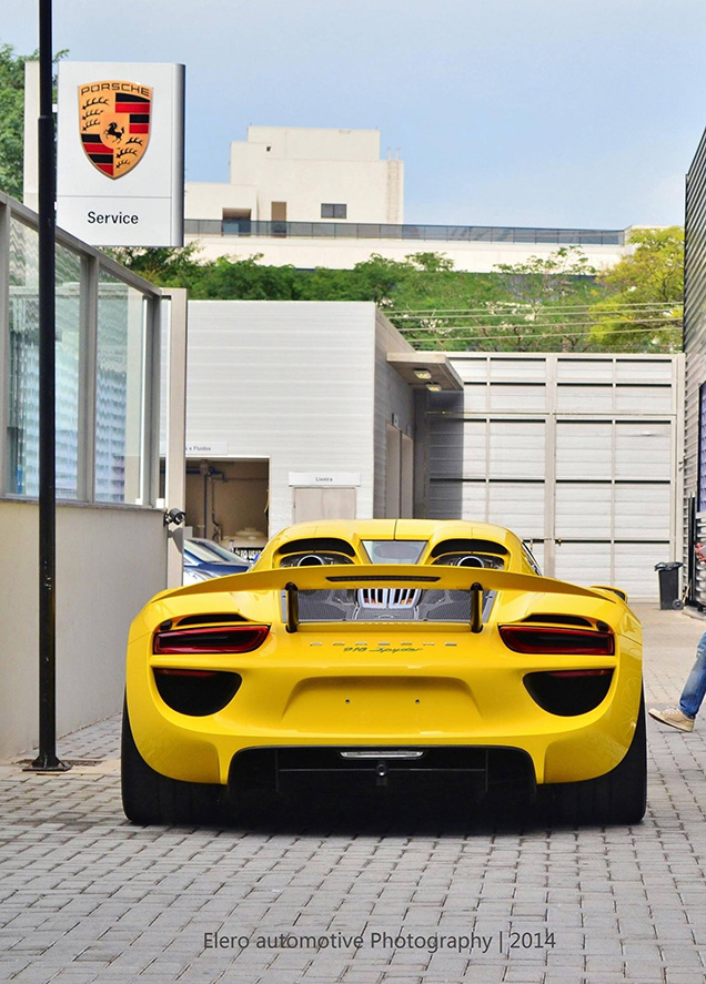 More photos of the Racing Yellow coloured Porsche 918 Spyder