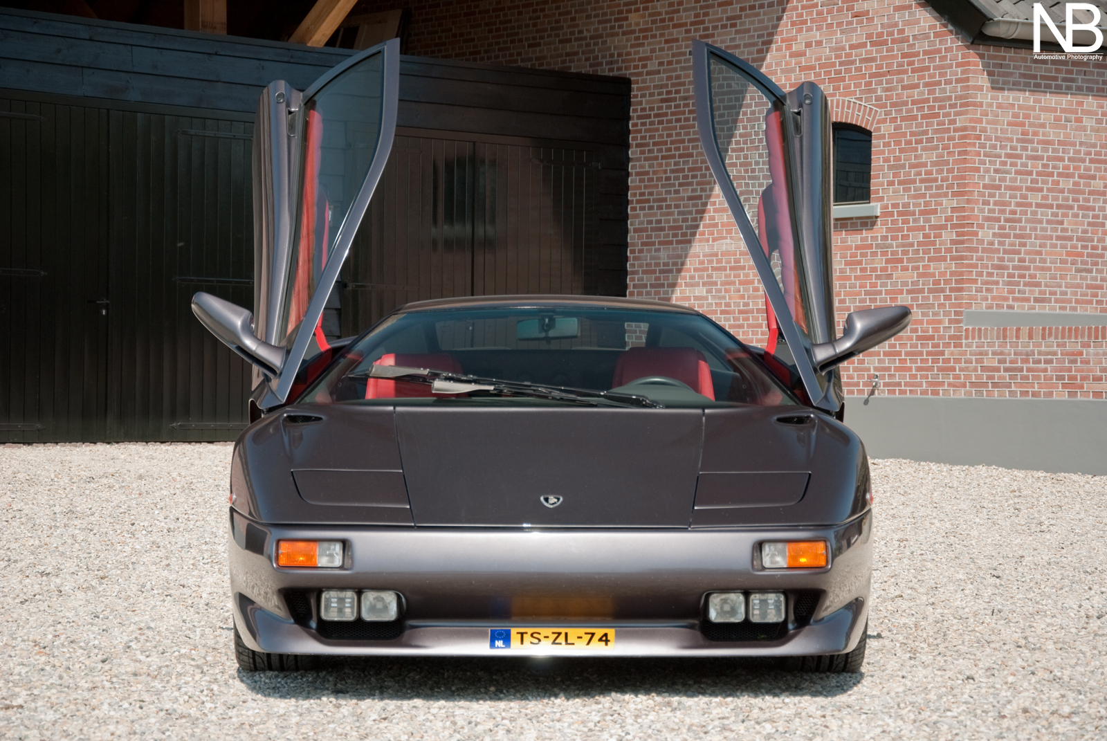 Photoshoot: Lamborghini Diablo & Maserati GranCabrio